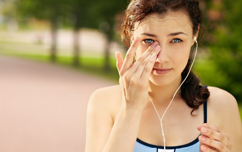 Imam strano tijelo u oku, što mi je činiti? | Optometrija.net