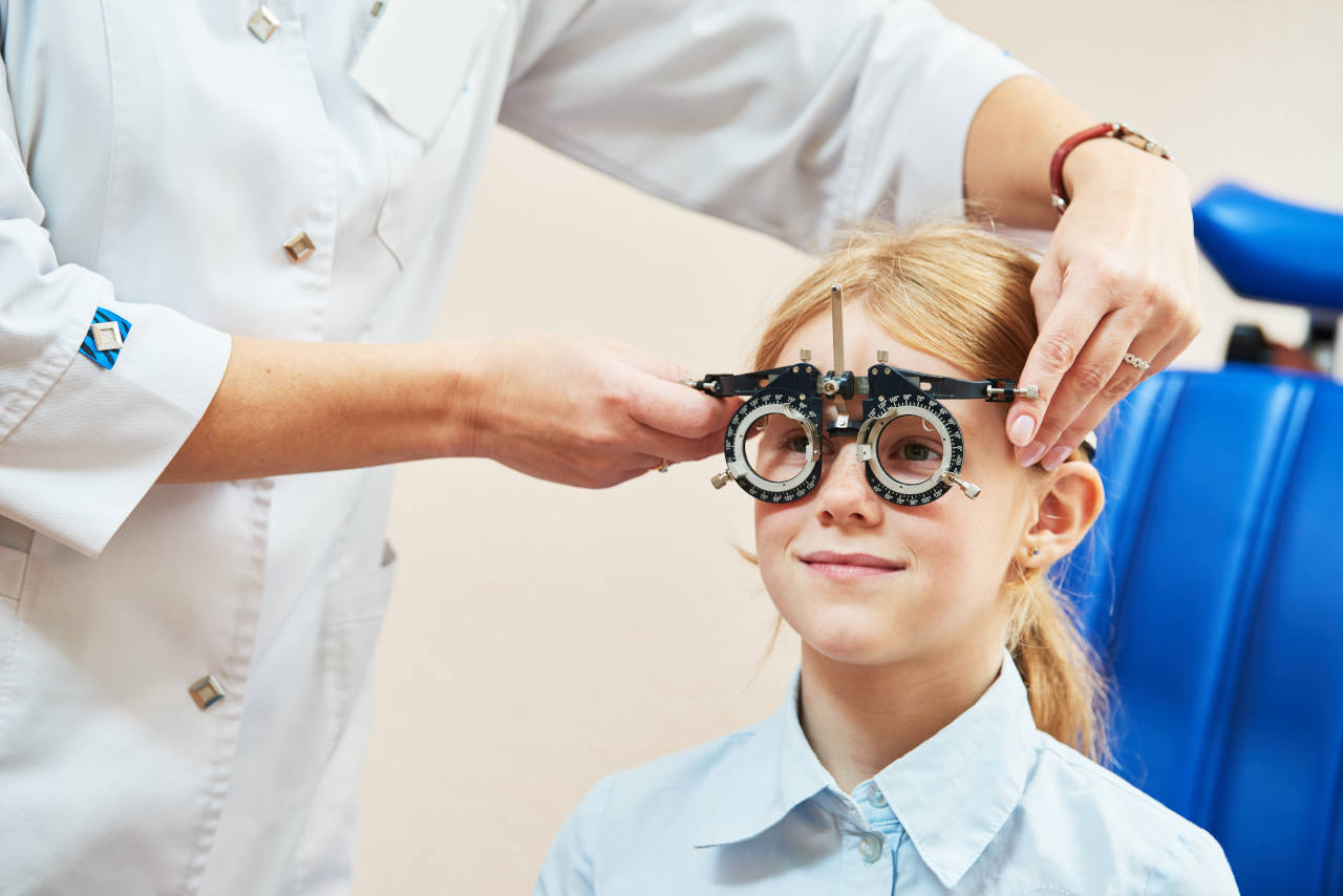 6 znakova upozorenja kod djece povezanih s lošim vidom | Optometrija.net